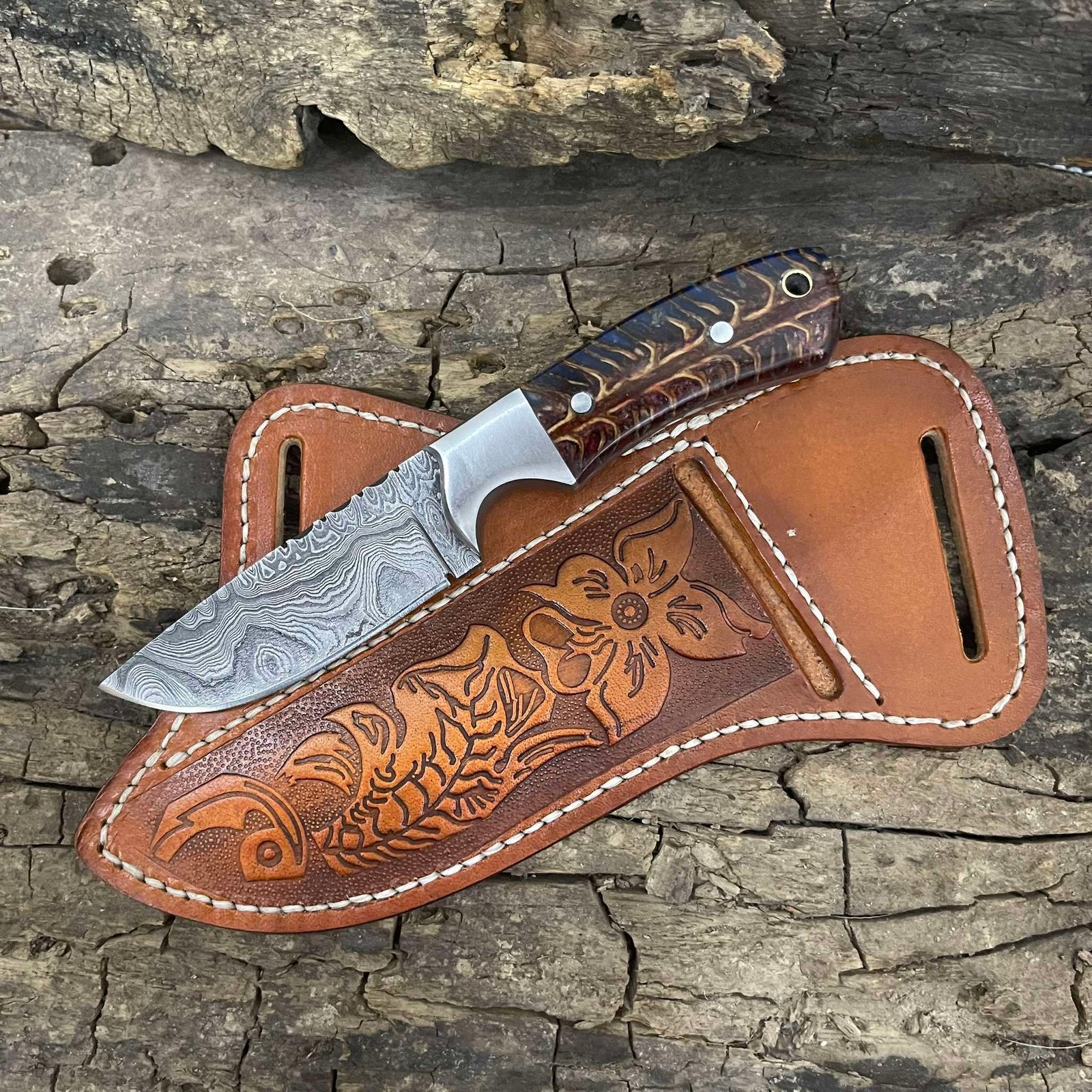 Western Style Cowboy knife with pinecone handle and pancake belt carry ...